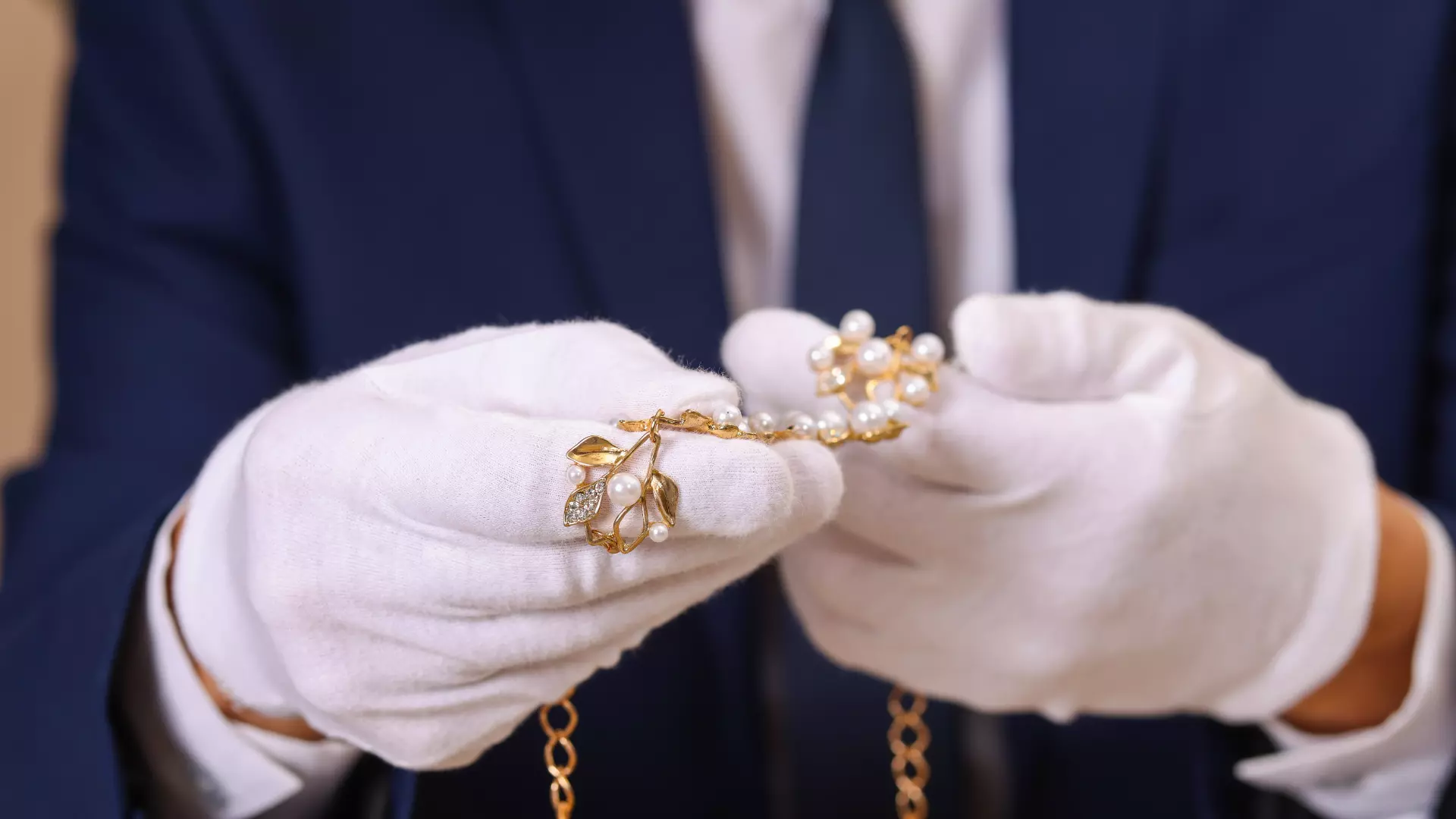 Calculate The Value of Your Jewellery | Diamond & Gold Buyers